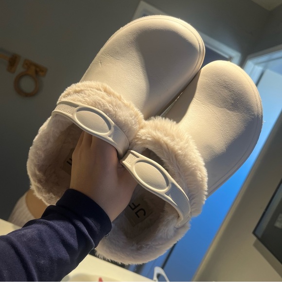 JustFab | Shoes | Justfab Cream Slippers With Faux Fur | Poshmark